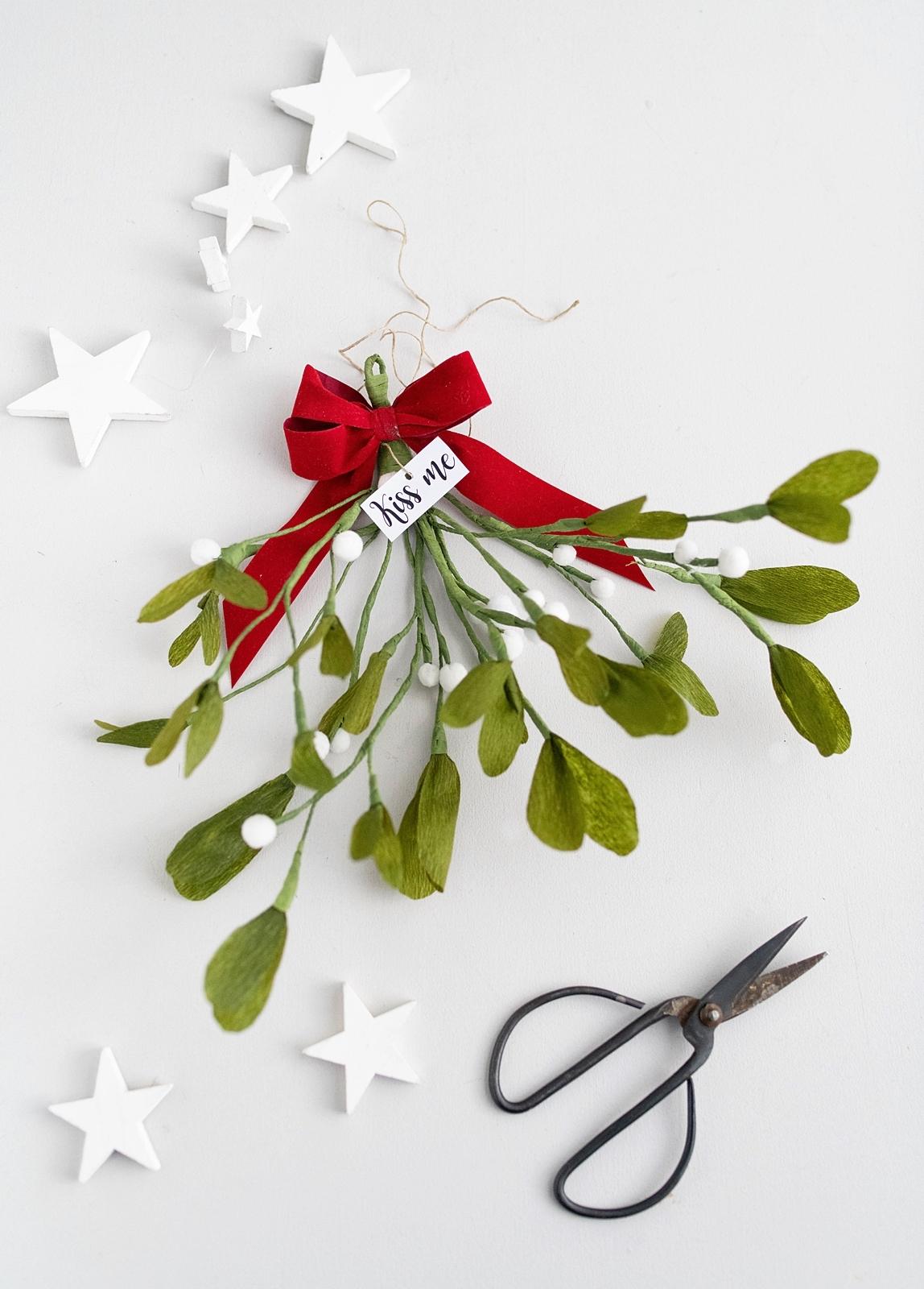 Kreativ-Adventskalender #15: DIY Mistelzweig aus Krepp-Papier basteln