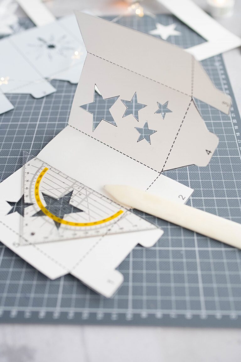 Weihnachtliche Windlichter aus Papier selber basteln - inkl. Vorlage