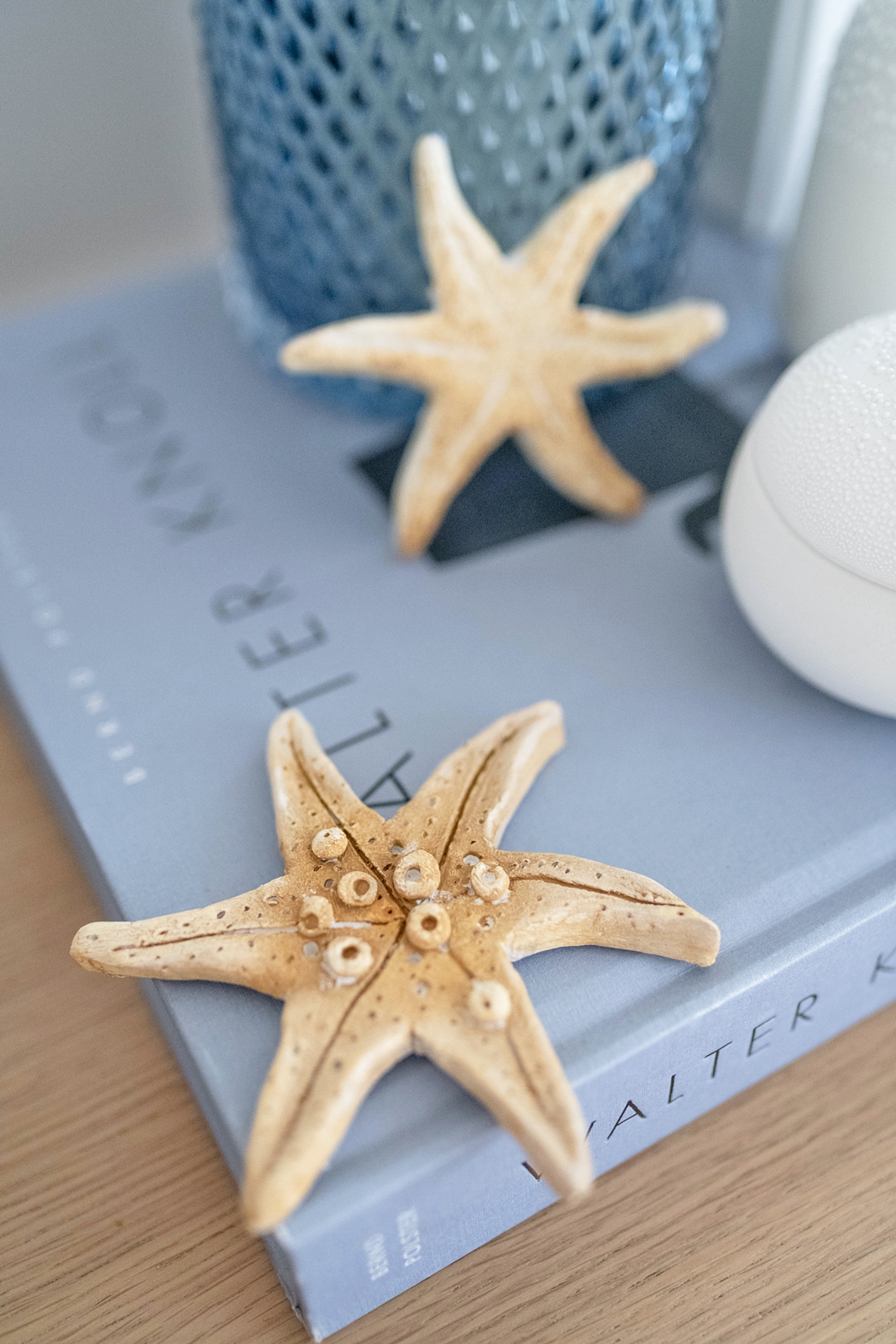 Maritime Deko für den Sommer: DIY Seesterne aus Modelliermasse